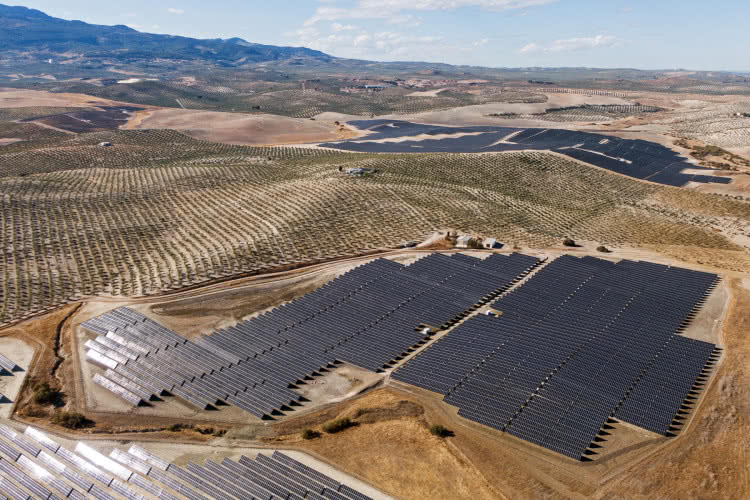 Aquila Clean Energy zawarła umowę z Trina Solar na dostawę modułów PV o ... Aquila Clean Energy zawarła umowę z Trina Solar na dostawę modułów PV o ...