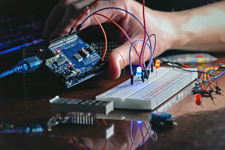 Darmowe kursy Arduino - czy warto rozpocząć? | Elektronika B2B Darmowe kursy Arduino - czy warto rozpocząć? | Elektronika B2B