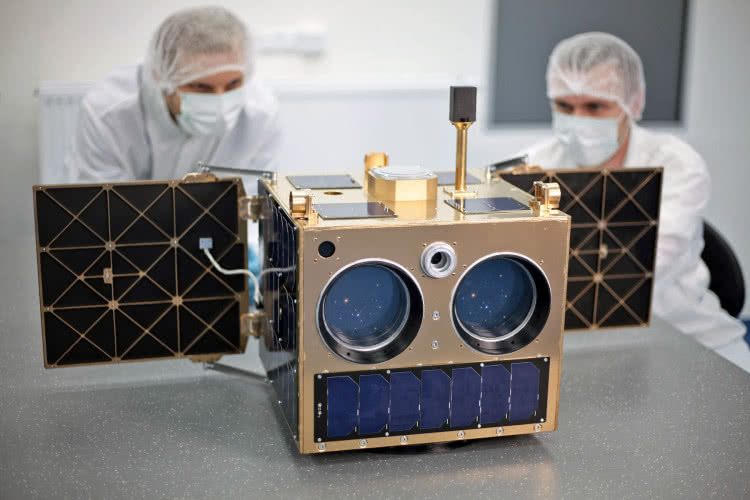 Creotech zakończył 4-letni projekt opracowania platformy HyperSat ...