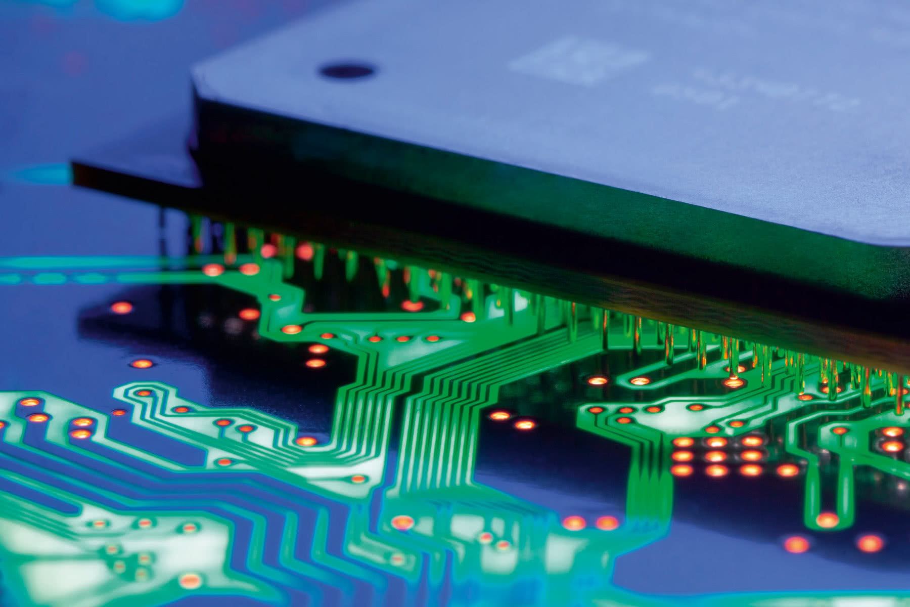 KOMPONENTY ELEKTRONICZNE – w nich się kryją innowacje | Elektronika B2B