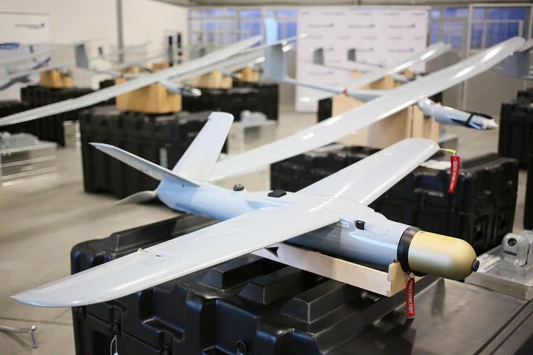 WB Electronics realizuje zamówienie na amunicję krążącą Warmate ...